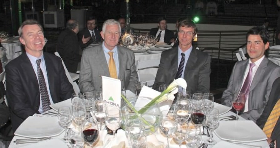 Rhona Recibe Premio Por Aporte A Comite Chileno Cigre - RHONA Un Mundo ...